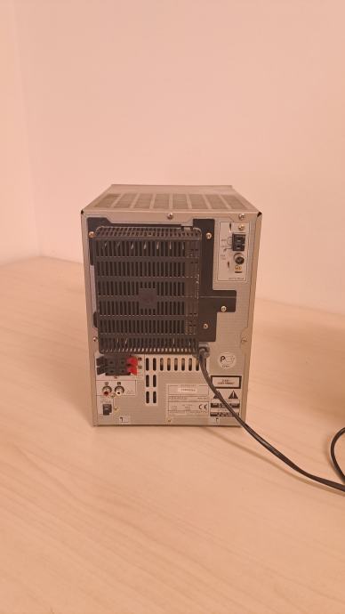 Kenwood glasbeni stolp