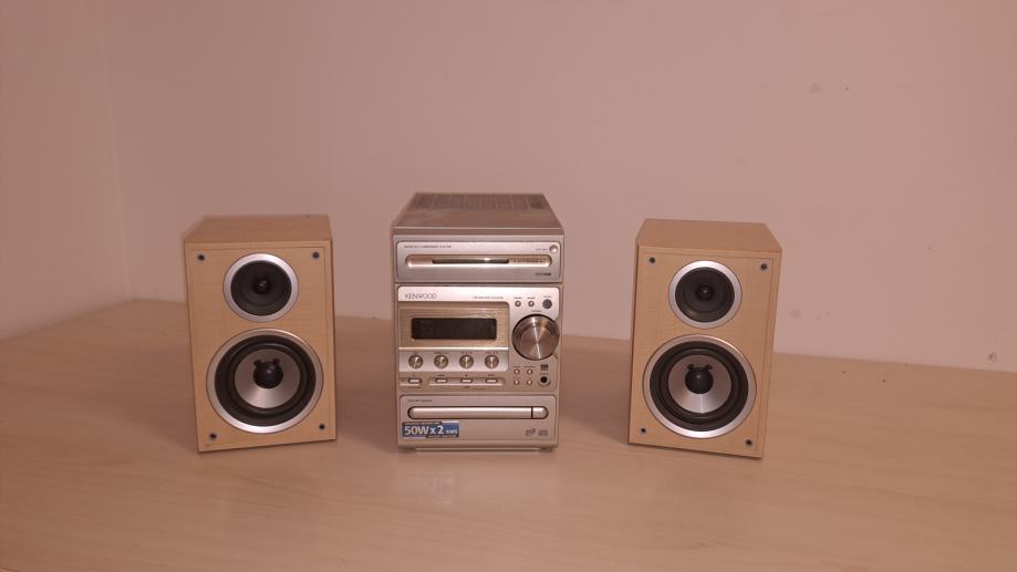 Kenwood glasbeni stolp