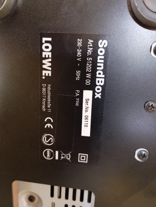 LOEWE SOUNDBOX, CD/USB/FM radio, okvara displaya