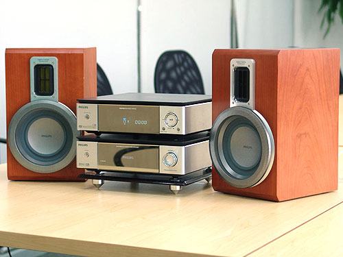Mikro stolp Philips MCD708 prodamo