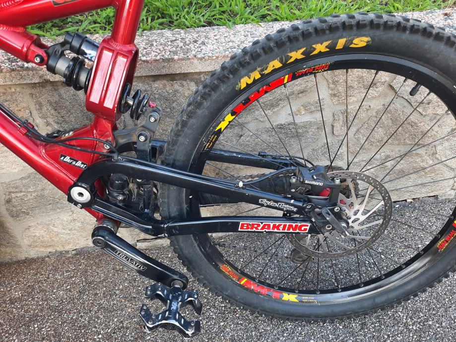 COMMENCAL SUPREME 6.30 FREERIDE FULLSUSPENSION