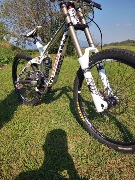 Downhill kolo TREK Session 88