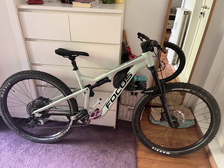 enduro polno vzmeteno kolo Focus Jam 6.8