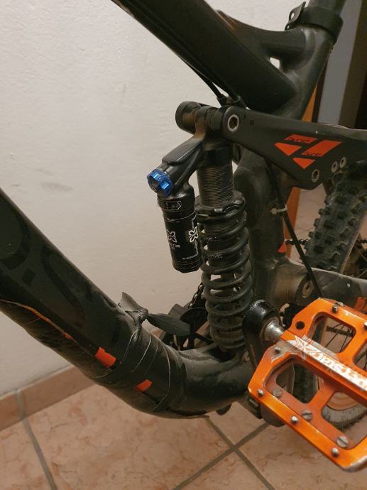 DOWNHILL KOLO GHOST DH 7000 2012
