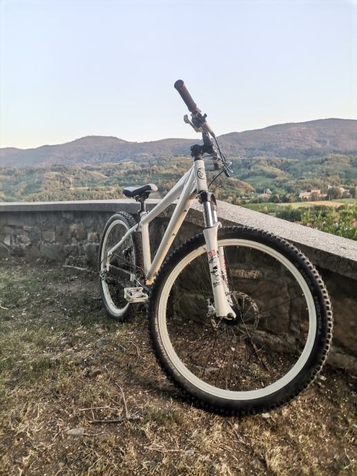 Gorsko Kolo Ghost Dual Pro Dirt Jumper