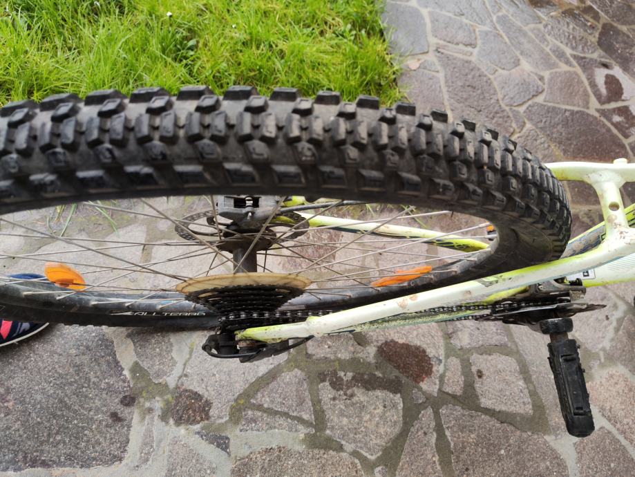Gt Avalanche triple triangle mountain bike
