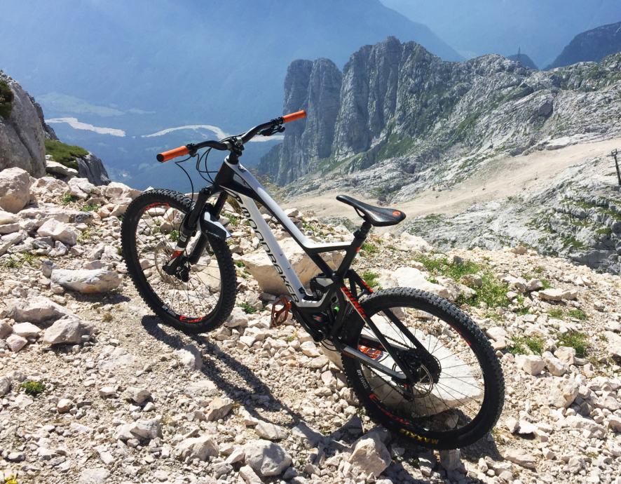 Prodam enduro kolo Mondraker Dune Carbon R // XL // 27.5 col