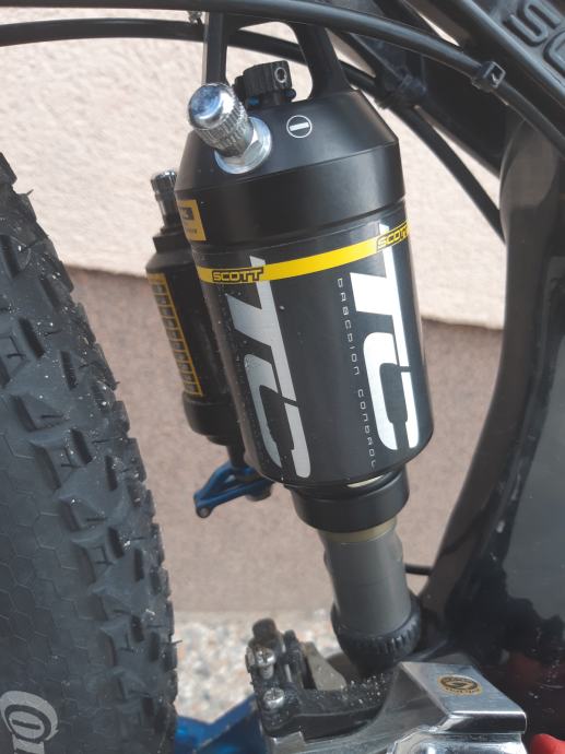 Scott Genius MC 30 poskodovan okvir