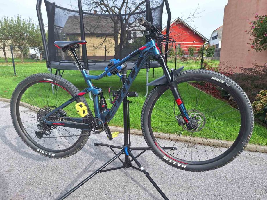 Scott spark 930