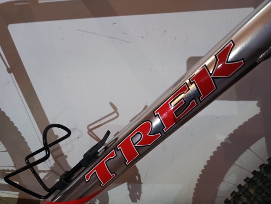 TREK 4700 Alpha series, L velikost, zelo lep, brez praske