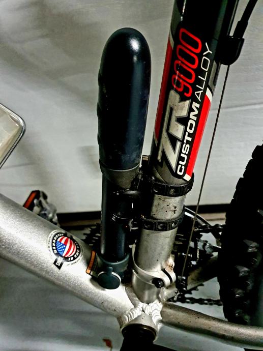TREK 8000 In TREK 7600 W