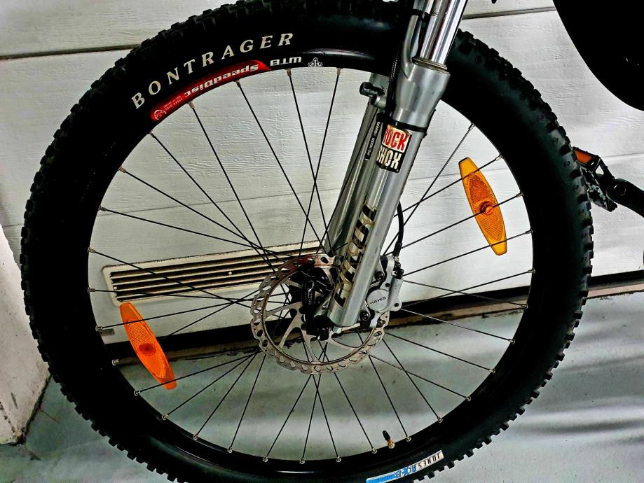 TREK 8000 In TREK 7600 W