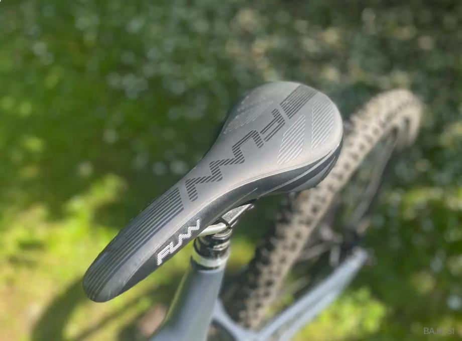 Wheeler Raptor, full-carbon trail kolo, UGODNO