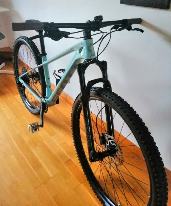 Žensko gorsko kolo Scott Contessa Scale 930 carbon