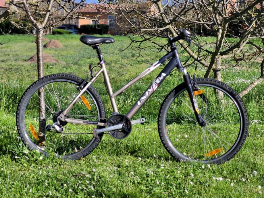 žensko gorsko kolo Univega Rover 26