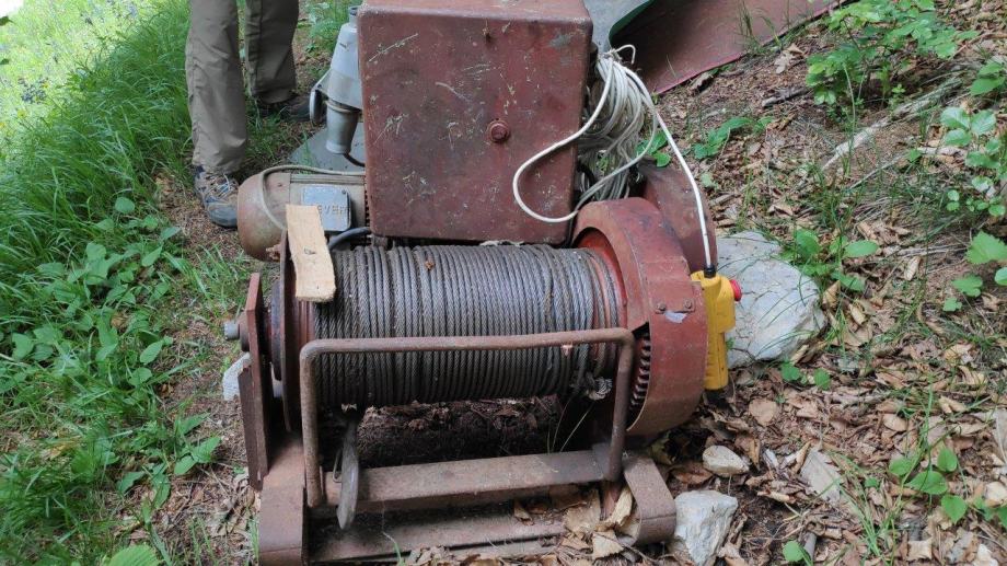 Električni vitel z menjalnikom