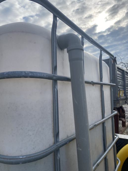 IBC cisterna, IBC pipa, rezervoar, 1000L, dovodna in odvodna cev