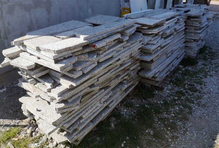 KAMEN MERMER GRANIT 160 cca 160 kvadratov 4X PALETE PRODAM