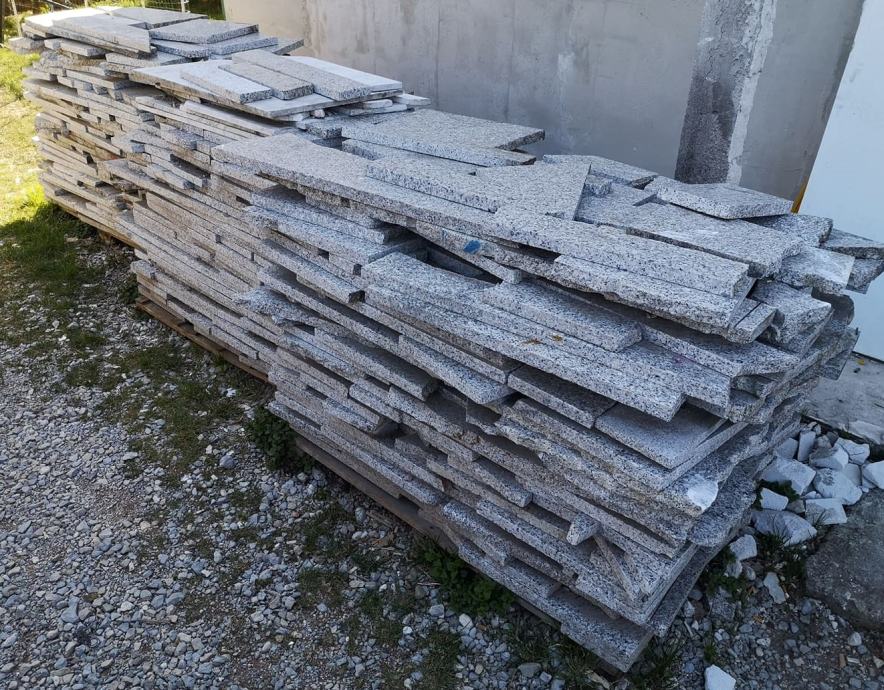 KAMEN MERMER GRANIT 160 cca 160 kvadratov 4X PALETE PRODAM