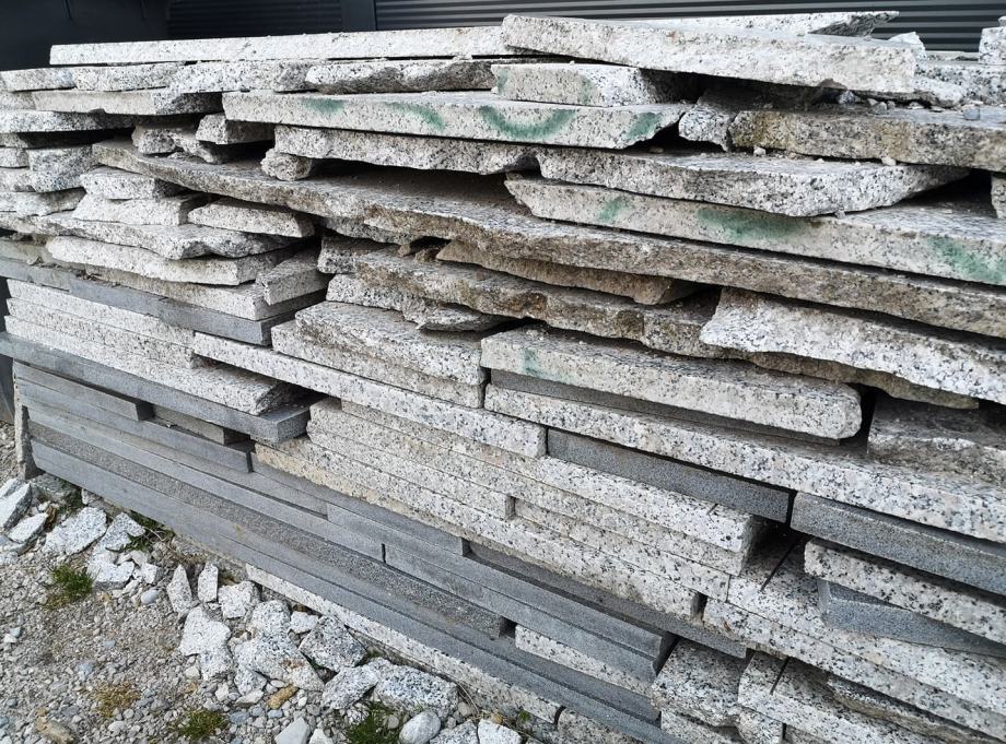KAMEN MERMER GRANIT 160 cca 160 kvadratov 4X PALETE PRODAM