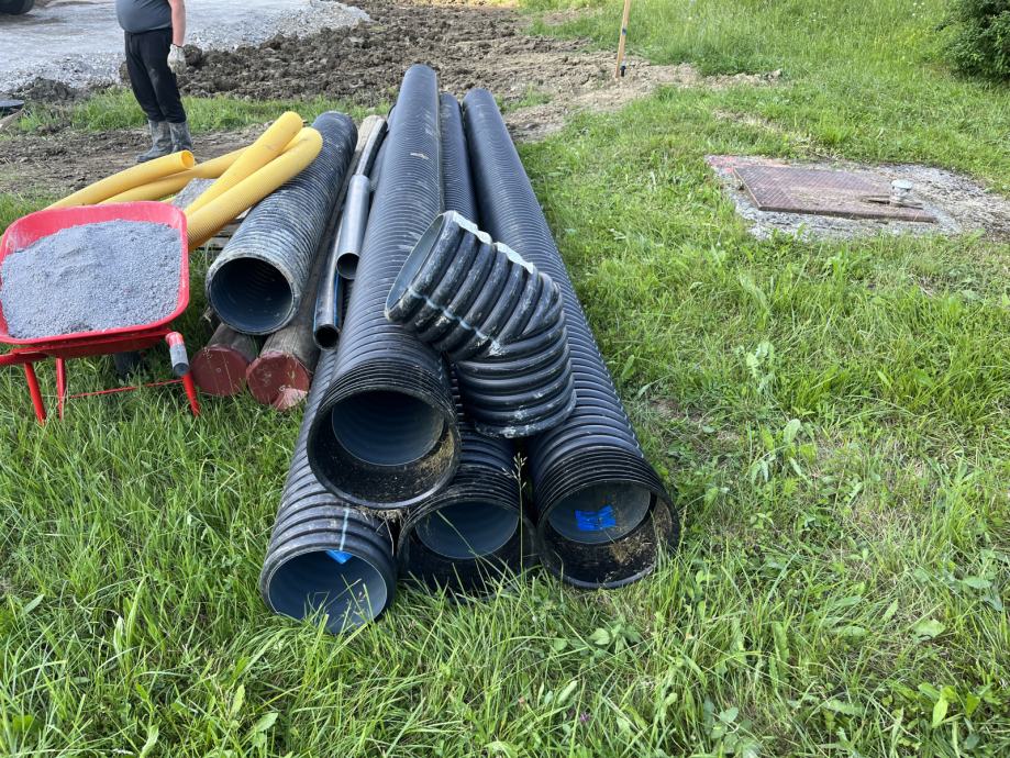 Kanalizacijska cev DN 315 SN8 + koleno 45