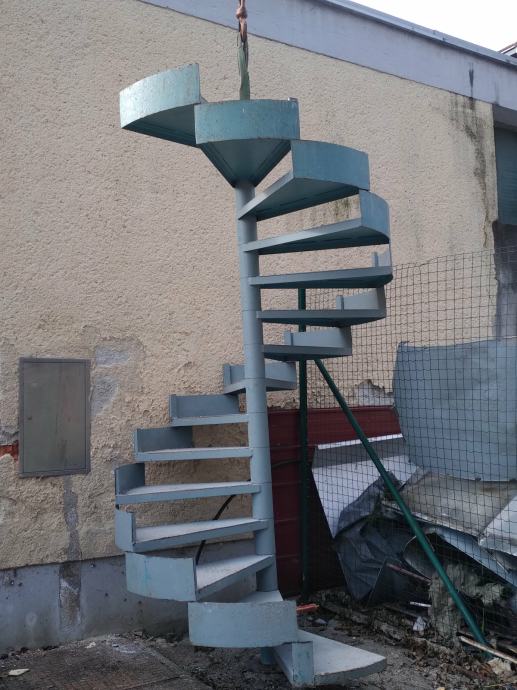 Okrogle železne stopnjice