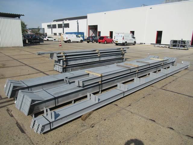 POCINKANA KONSTRUKCIJA 16M X 35M 560m2