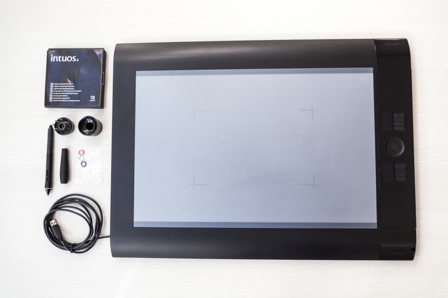 Grafična tablica Wacom Intuos4 XL A3 (kot nova)