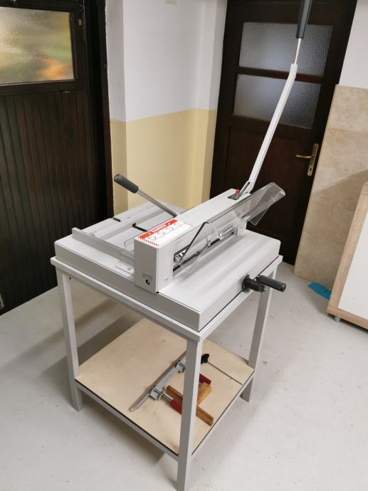 Giljotina za papir EBA 435 M