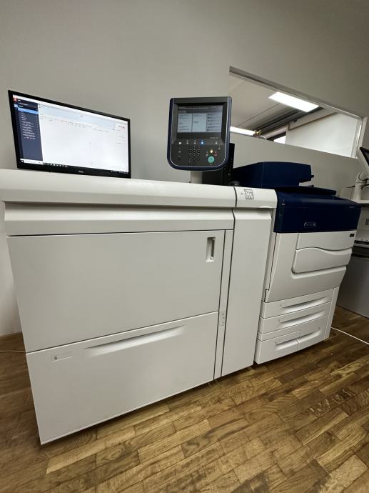 Xerox C60 - Stroj za digitalni tisk - Odlično ohranjen na pogodbi