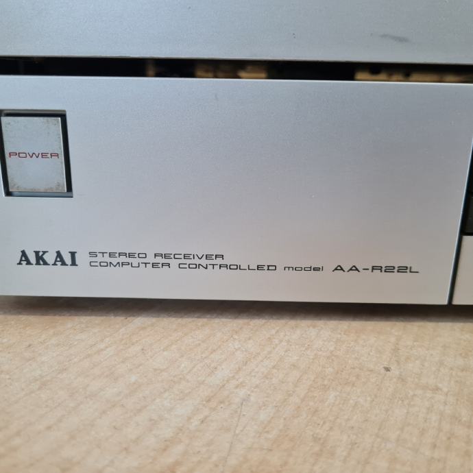 AKAI AA-R22L receiver + AKAI AP-D210 gramofon