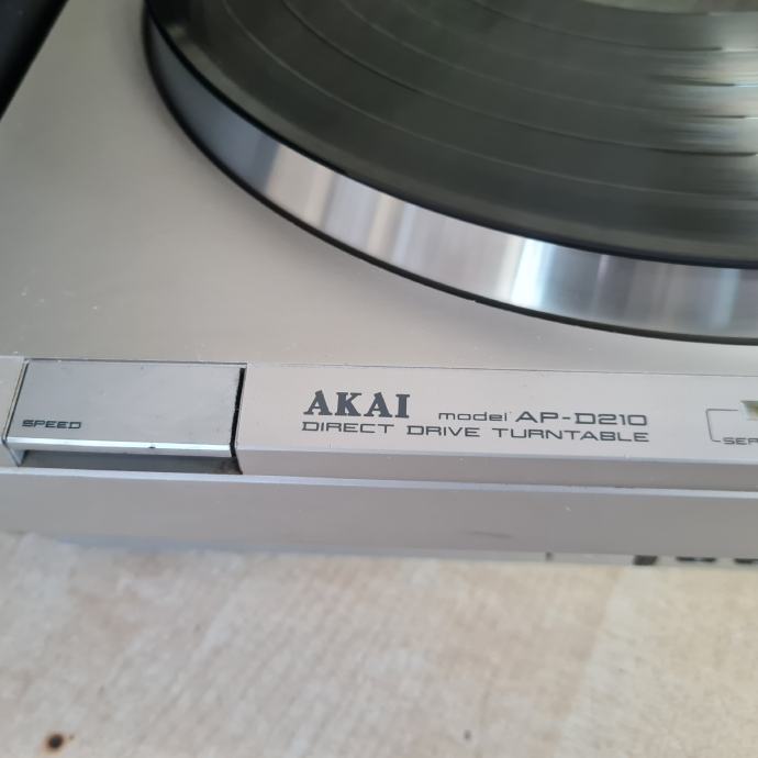 AKAI AA-R22L receiver + AKAI AP-D210 gramofon