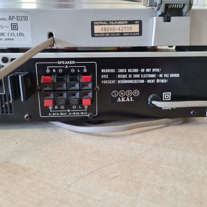 AKAI AA-R22L receiver + AKAI AP-D210 gramofon
