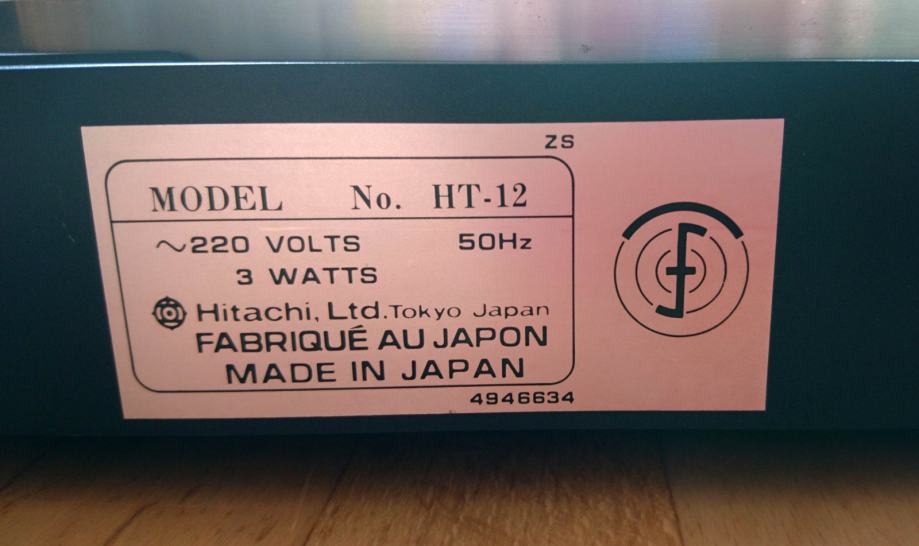 Gramofon Hitachi HT-12