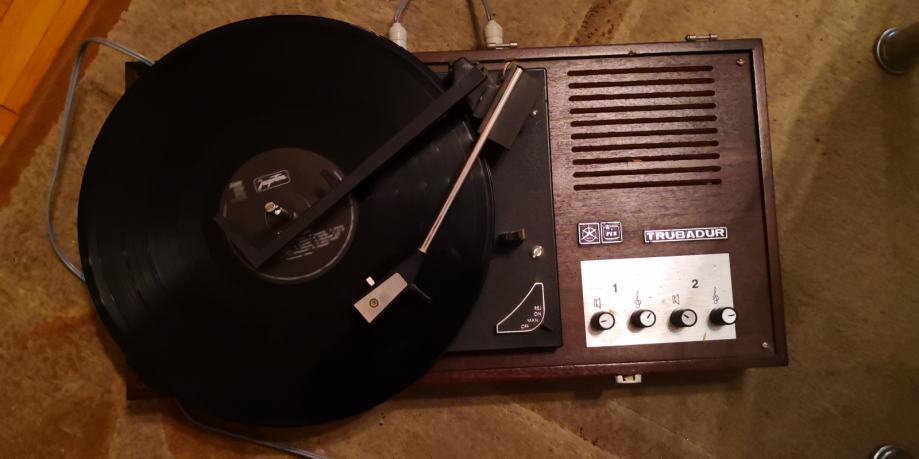 Gramofon ISKRA Trubadur