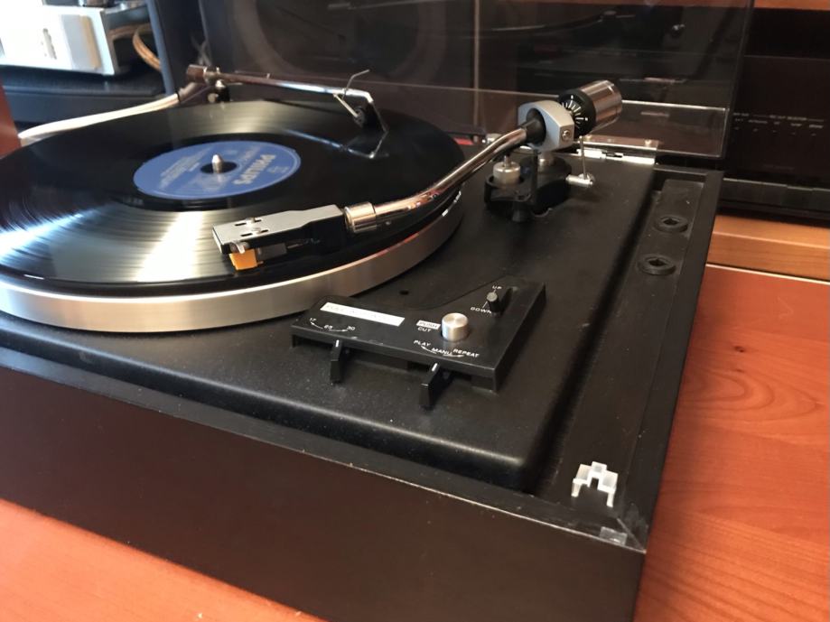Gramofon Sharp RP203H, glava AT91 z novo iglo + čistilna ročica