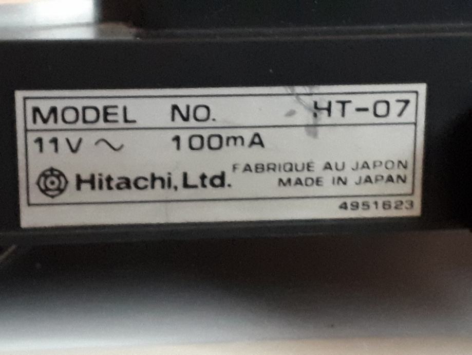 HITACHI GRAMOFON NERABLJEN