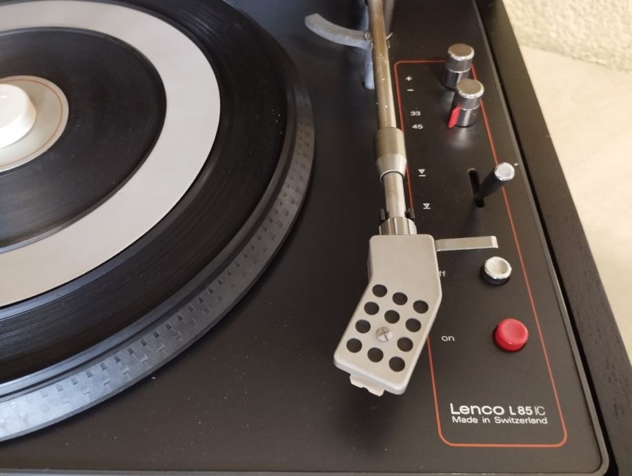 LENCO L85 IC gramofon