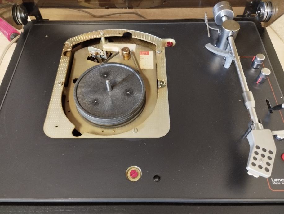 LENCO L85 IC gramofon