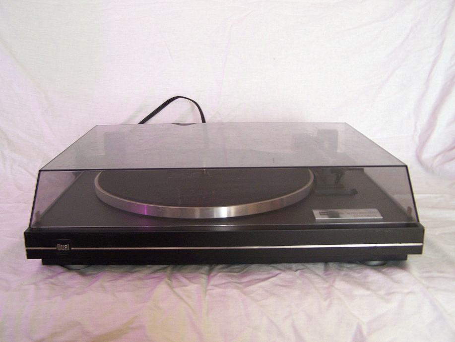 Prodam gramofon Dual CS 450, strokovno prenovljen.