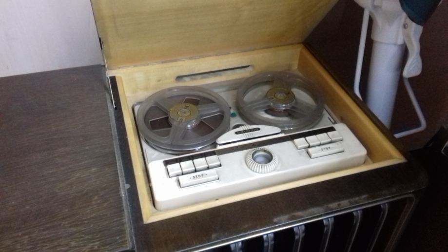 Stara Hifi oprema (gramofoni,radio,televizor,magnetofon)