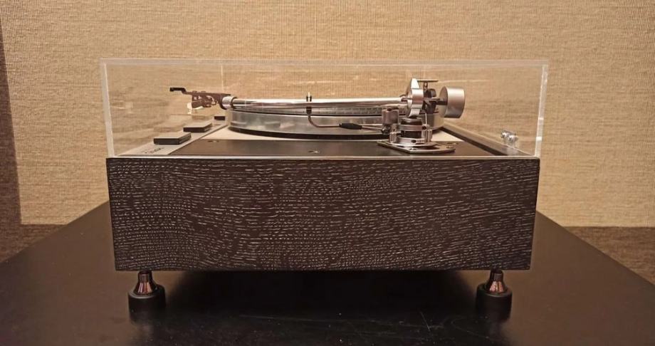 Thorens TD 125 MK II + SME 3009 tonearm / Gramofon