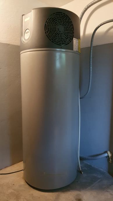 toplotna črpalka za sanitarno vodo termotehnika 300 litrov