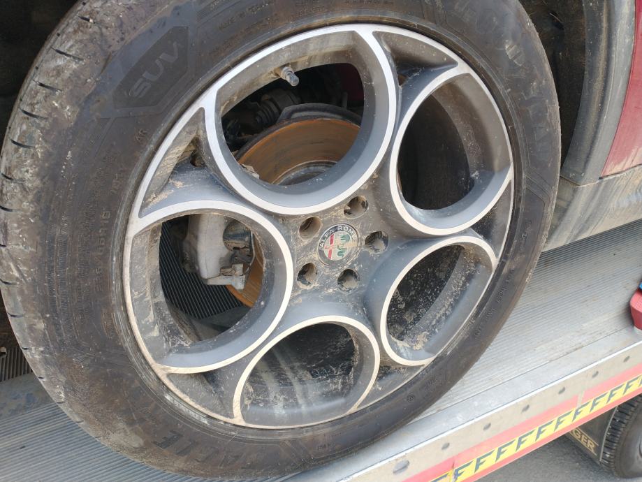 alfa romeo stelvio platišča 19col feltne aluminijaste gume nove letne