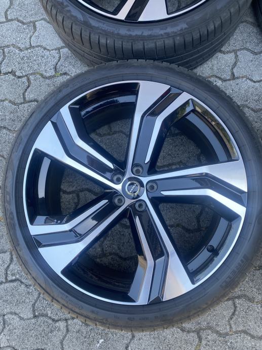 OEM Volvo platišča 22 col + 23/24 Pirelli P Zero XC90
