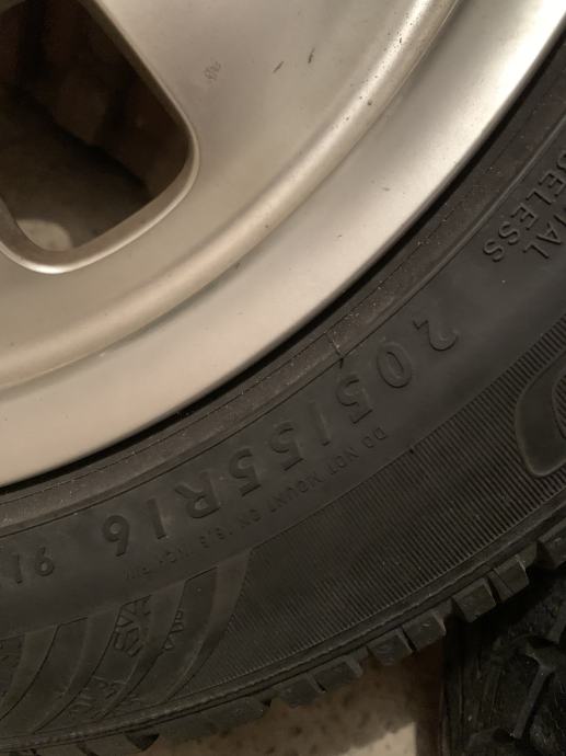 Platišča original BMW Style 46 16 z gumami