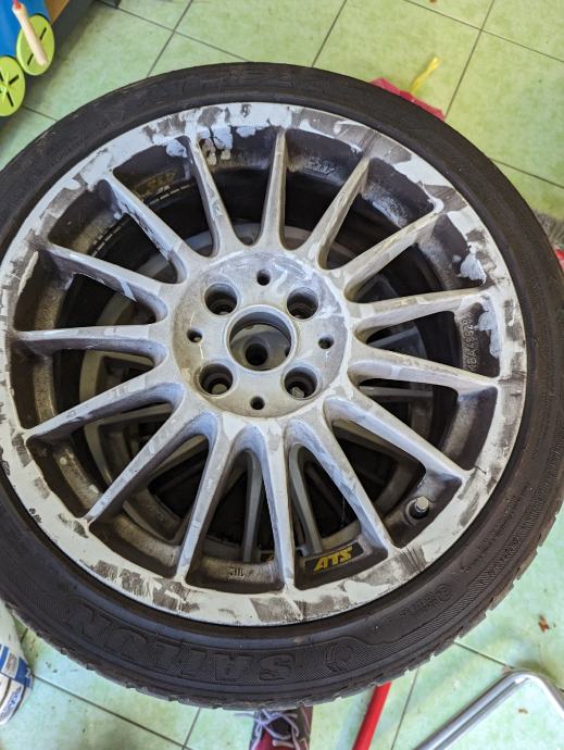 Platišča z avtomobilskimi gumami - Citroen C2