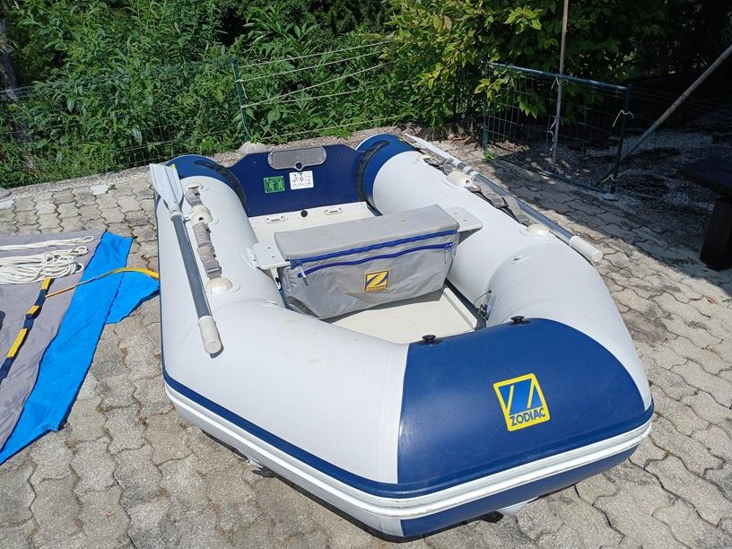Čoln ZODIAC 285 S in izvenkrmni motor TOHATSU M3,5 BS2