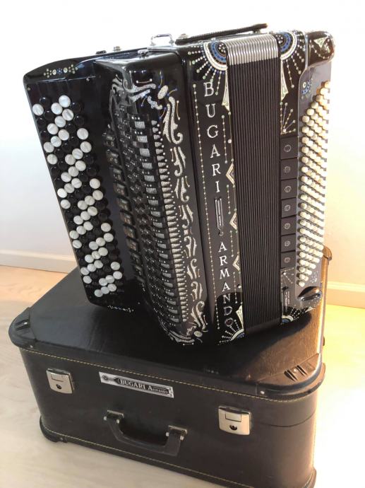 Bugari Champion cassotto gumbna kromatična harmonika