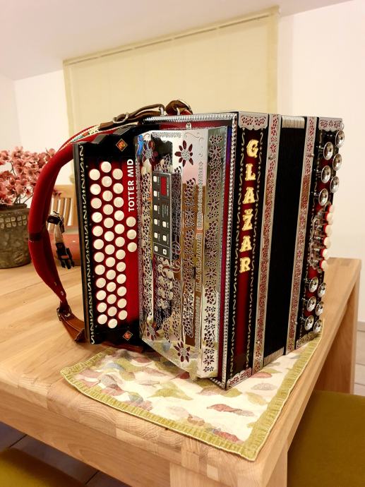 Diatonična harmonika Glažar CFB + Toter MIDI